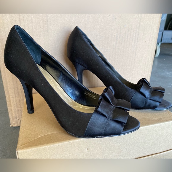 Tahari | Shoes | New Tahari Heels | Poshmark